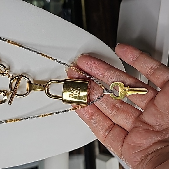 Louis Vuitton | Jewelry | Authentic Euc Louis Vuitton Lock And Key Set ...